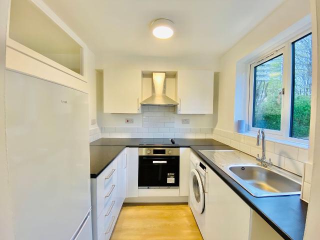 Magpie Close, Enfield EN1, Studio to rent, £1,400 pcm | PrimeLocation