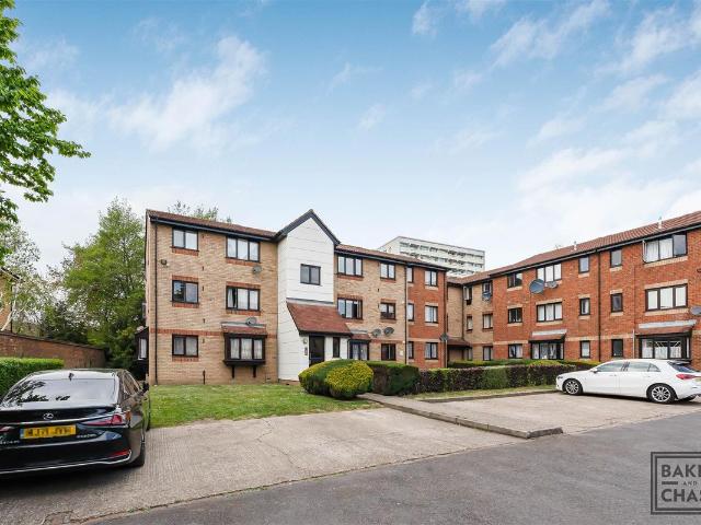 Magpie Close, Hoe Lane, Enfield EN1, Studio to rent, £1,150 pcm | PrimeLocation