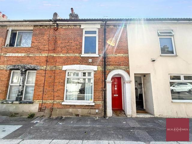 Magpie Hall Road, Chatham ME4, 2 bed terraced house to rent, £1,275 pcm | PrimeLocation