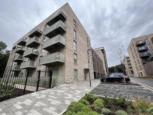 Mahindra Way, London E6, 3 bed flat to rent, £2,700 pcm | PrimeLocation