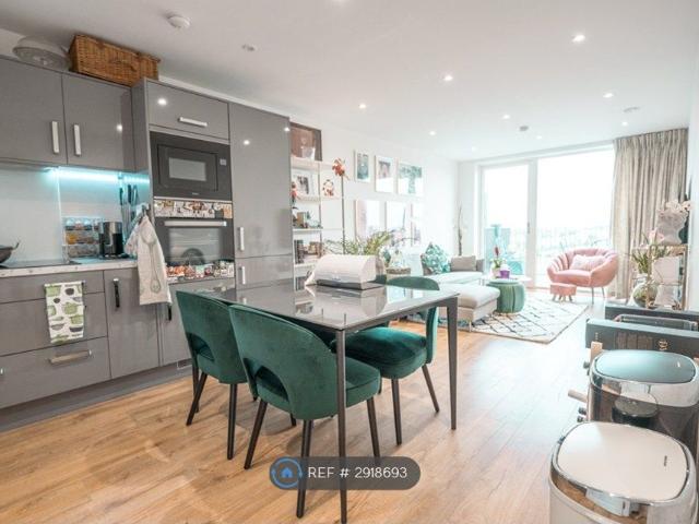 Mahindra Way, London E6, 3 bed flat to rent, £2,900 pcm | PrimeLocation