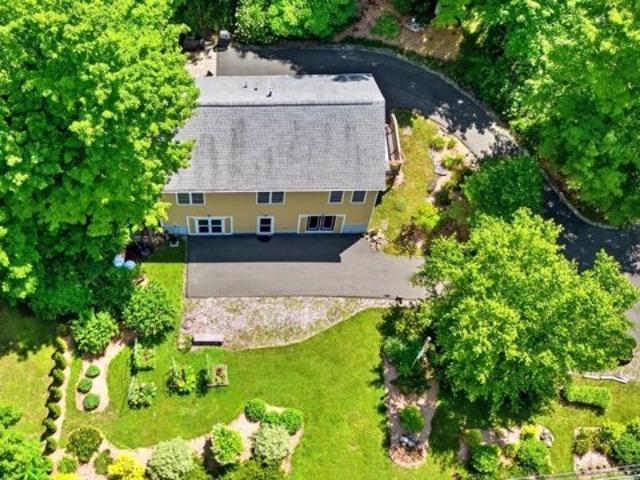 Mahkeenac Rd, Stockbridge, Home For Sale