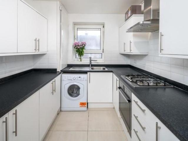 Maitland Park Villas, London, NW3 4 bed apartment to rent £4,000 pcm £923 pw