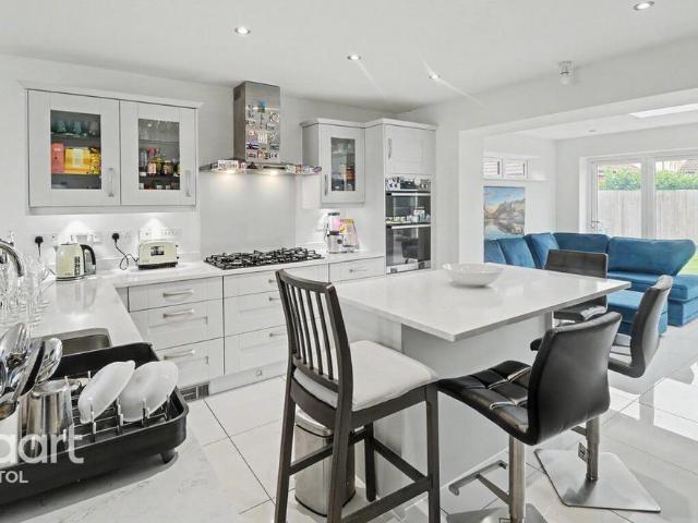 Maize Close, Bristol 6 bed detached house to rent £2,800 pcm £646 pw