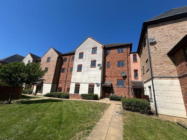 Maida Vale, Milton Keynes MK10, 2 bed flat to rent, £1,300 pcm | PrimeLocation