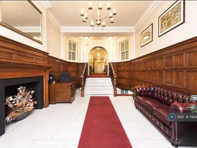 Maida Vale, London, W9 3 bed flat to rent £4,450 pcm £1,027 pw