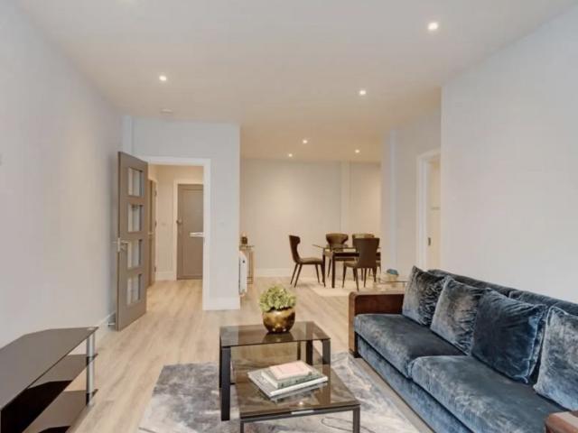 Maida Vale, London W9 3 bed flat to rent £5,763 pcm £1,330 pw