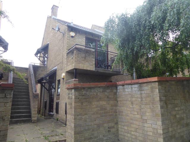 Maiden Place, Lower Earley, Reading RG6, 1 bed maisonette to rent, £1,195 pcm | PrimeLocation