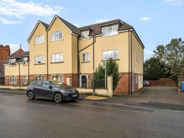 Maidenhead, Berkshire, 2 Bedroom Block