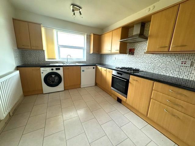 Maidenhead, Berkshire SL6, 3 bed maisonette to rent, £1,800 pcm | PrimeLocation