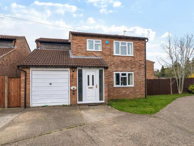 Maidenhead, Berkshire SL6, 4 bed detached house to rent, £2,500 pcm | PrimeLocation
