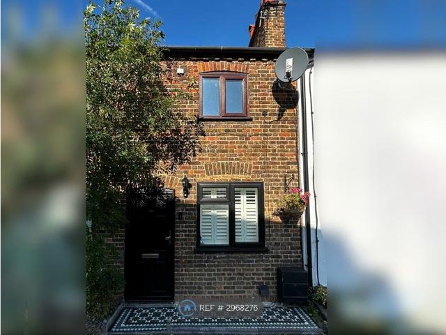 Maidenhead Road, Windsor SL4, 2 bed terraced house to rent, £1,995 pcm | PrimeLocation