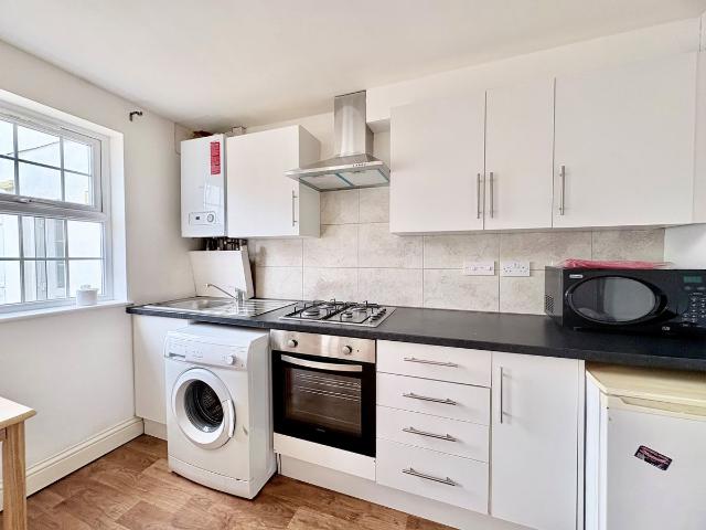 Maidenhead Street, Hertford SG14, 1 bed flat to rent, £1,075 pcm | PrimeLocation