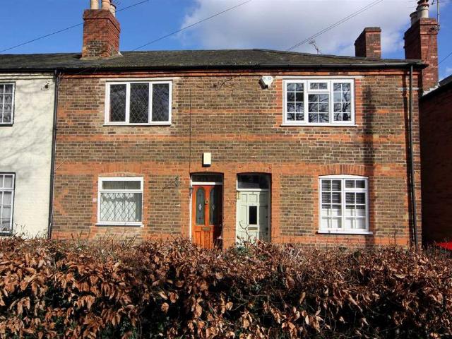Maidenhead SL6 2 bed terraced house to rent £1,525 pcm £352 pw