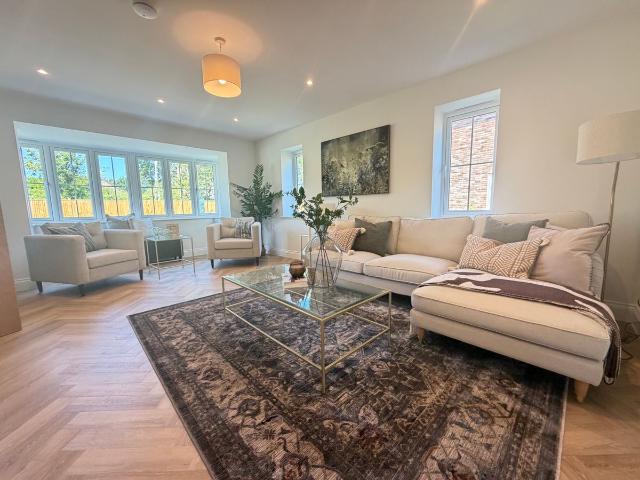 Maidstone Road, Staplehurst TN12, 5 bed detached house to rent, £4,000 pcm | PrimeLocation