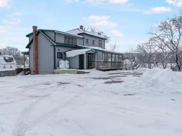 Main, COLEBROOK, NH 03576 641242414