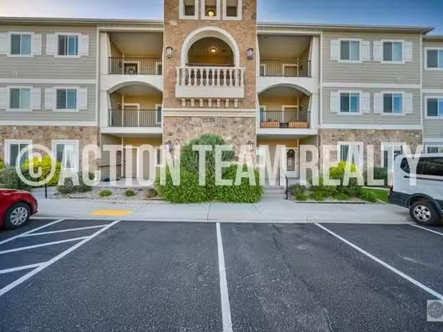 Main Floor Condo in Saratoga Springs 1963 N Crest Rd