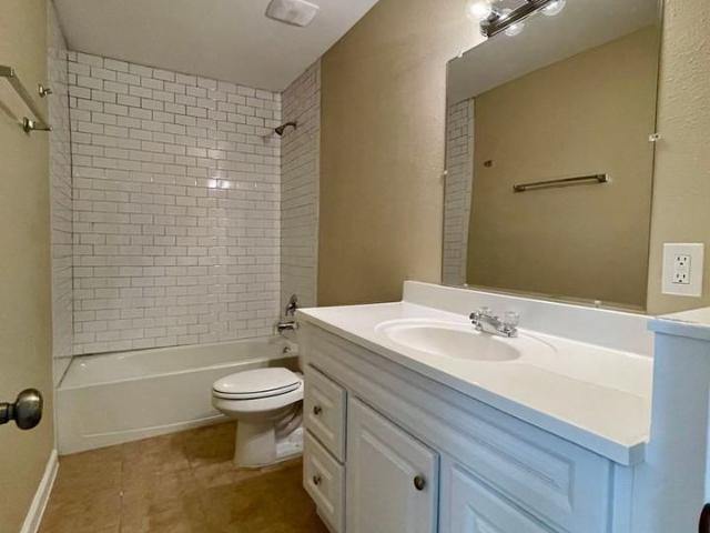 Main Plaza Apartments 2 Bedroom Apartment for Rent at 910 Main St, Pasadena, TX 77506 Downtown Pasadena