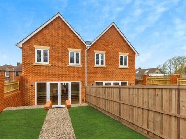 Main Road, Colden Common, 2 Bedroom Semi detached