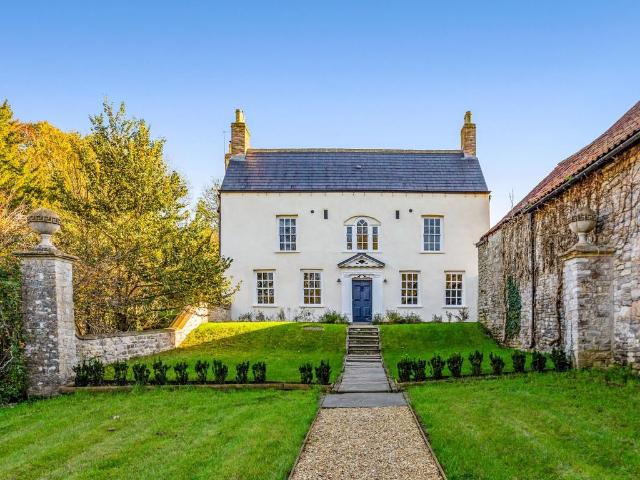 Main Road Aust BS35 5 bed detached house to rent £4,750 pcm £1,096 pw