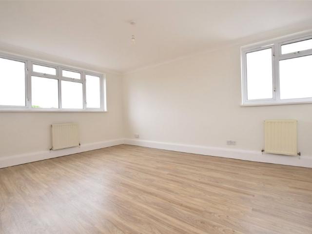 Main Road, Gidea Park, Romford, RM2