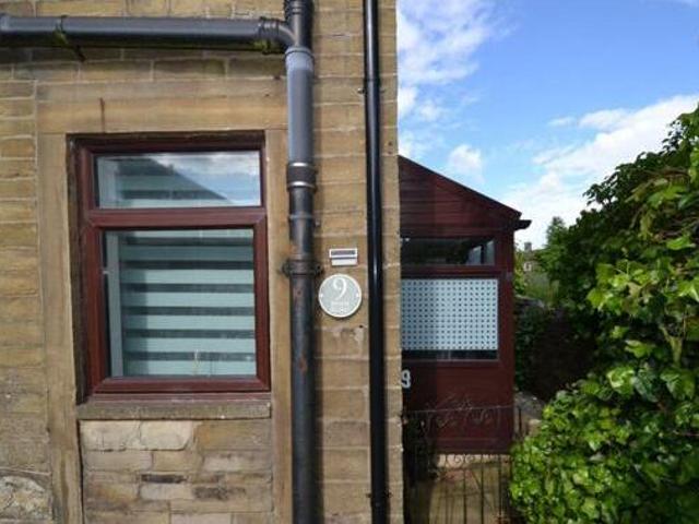 Main Road, Denholme, 2 Bedroom End