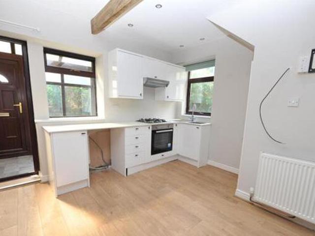 Main Road, Denholme, 2 Bedroom End