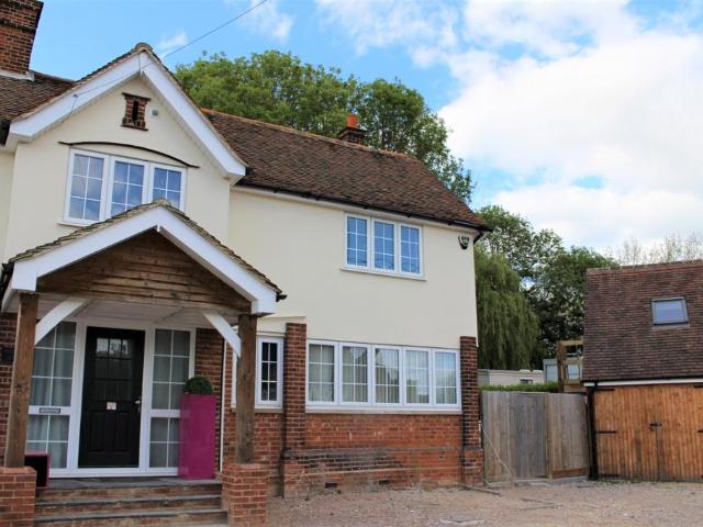 Main Road, Margaretting, CM4 Studio to rent £1,035 pcm £239 pw