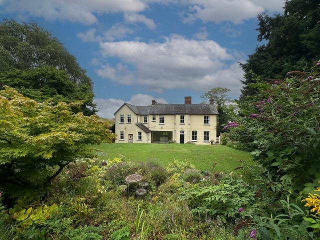 Main Road, Wilby, NN8 5 bed semi detached house to rent £3,500 pcm £808 pw