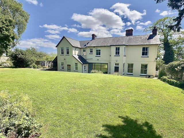 Main Road, Wilby, Wellingborough 6 bed house to rent £3,500 pcm £808 pw