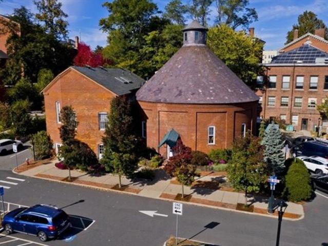 Main St, Northampton, Home For Sale