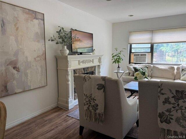 Main St Apt A, Roslyn, Property For Sale