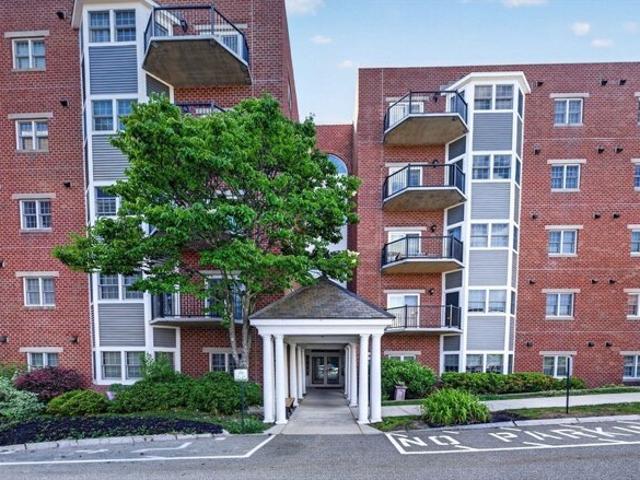 Main St Apt B, North Andover, Condo For Sale