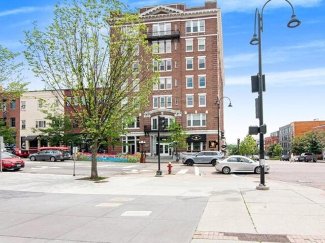 Main St Apt,burlington, Condo For Sale