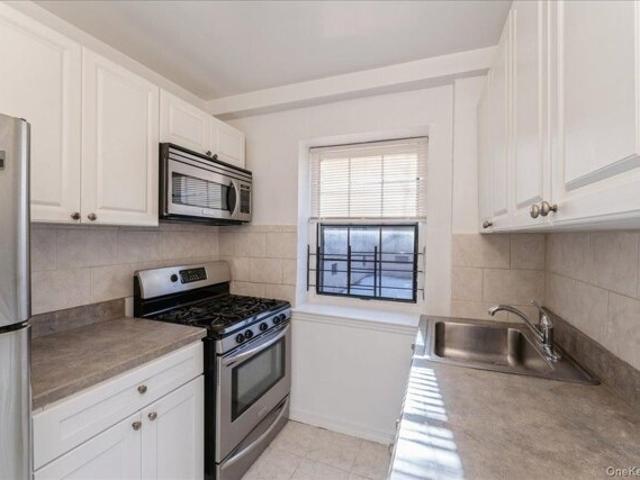 Main St Apt G, Flushing, Property For Sale
