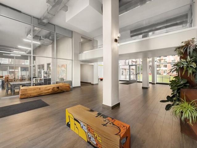 Main St Apt,new York, Flat For Sale