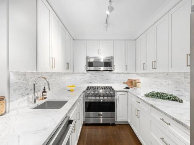 Main St Apt,new York, Flat For Sale