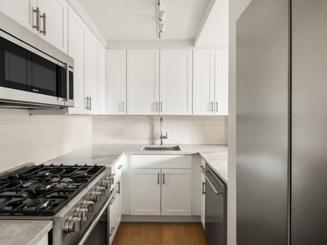 Main St Apt,new York, Flat For Sale