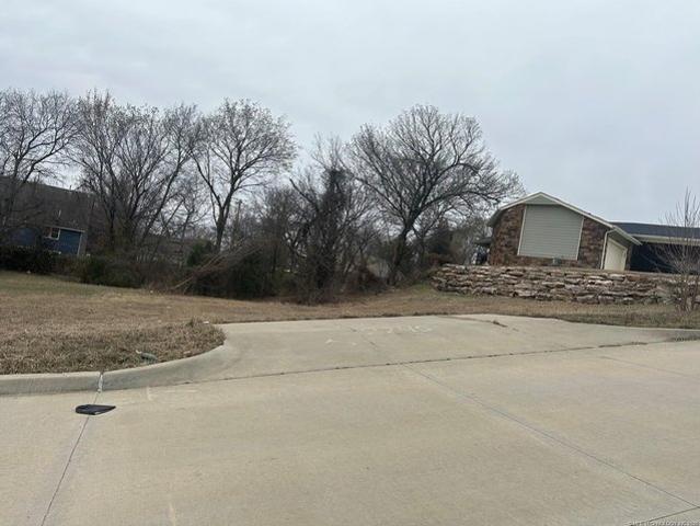 Main St, Tulsa, OK 74105