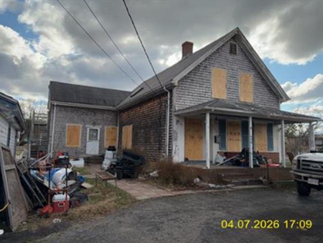 Main St