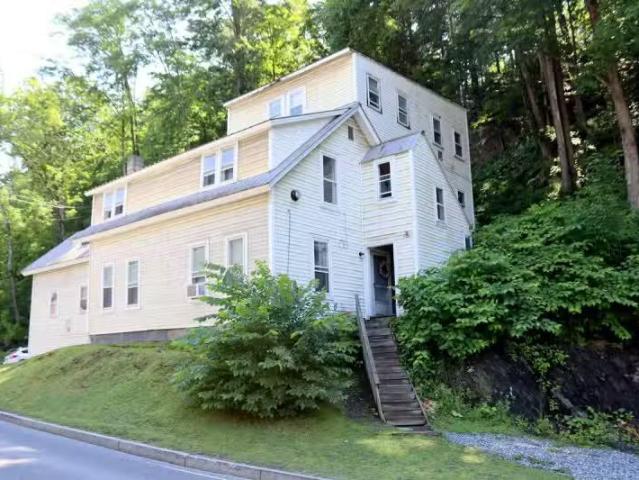 Main, STOWE, VT 05672