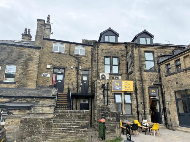 Main Street, Bingley, West Yorkshire BD16, 2 bed flat to rent, £700 pcm | PrimeLocation