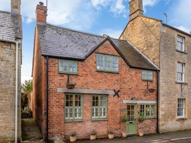 Main Street, Bledington, 3 Bedroom House