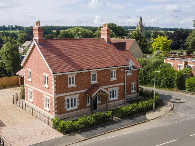Main Street, Empingham, Oakham. 5 bed detached house to rent £3,250 pcm £750 pw