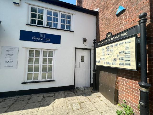 Main Street, Frodsham WA6, 2 bed flat to rent, £1,000 pcm | PrimeLocation