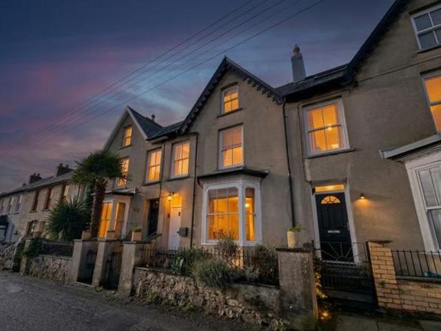 Main Street, Goodwick, 3 Bedroom Property