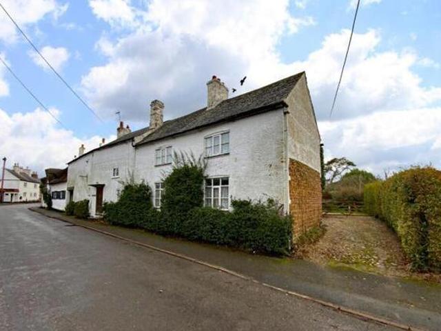 Main Street, Houghton On The Hill, 6 Bedroom Character