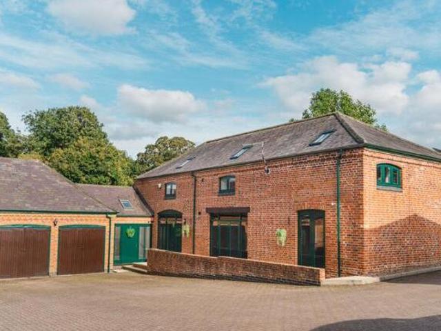 Main Street, Little Stretton, 4 Bedroom Barn
