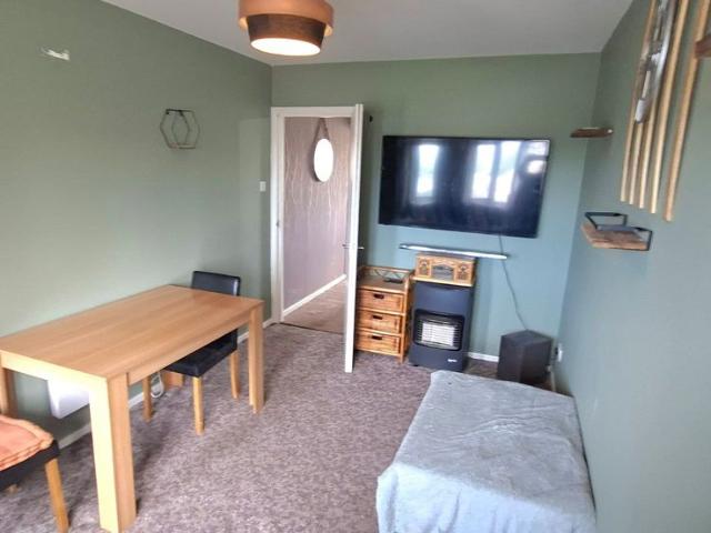 Main Street, Pembroke SA71, 2 bed flat to rent, £550 pcm | PrimeLocation