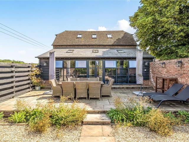 Main Street, Peasmarsh 4 bed cottage to rent £3,250 pcm £750 pw